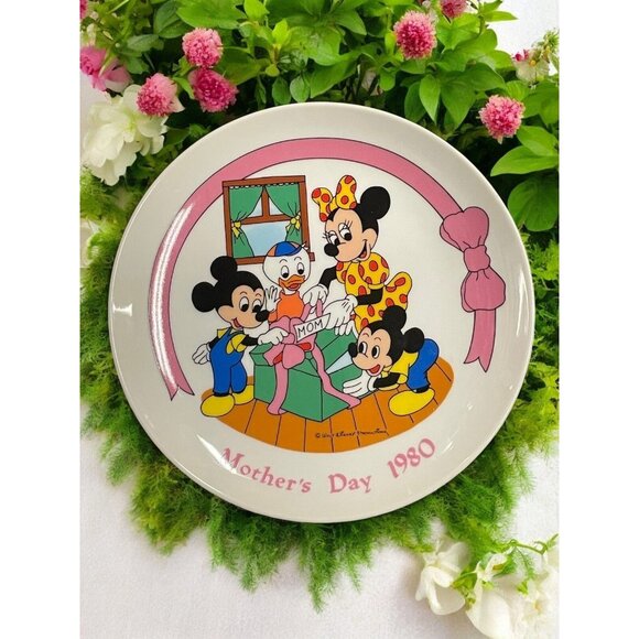 Disney | Accents | 98 Walt Disneys Mothers Day Minnies Surprise Schmid ...